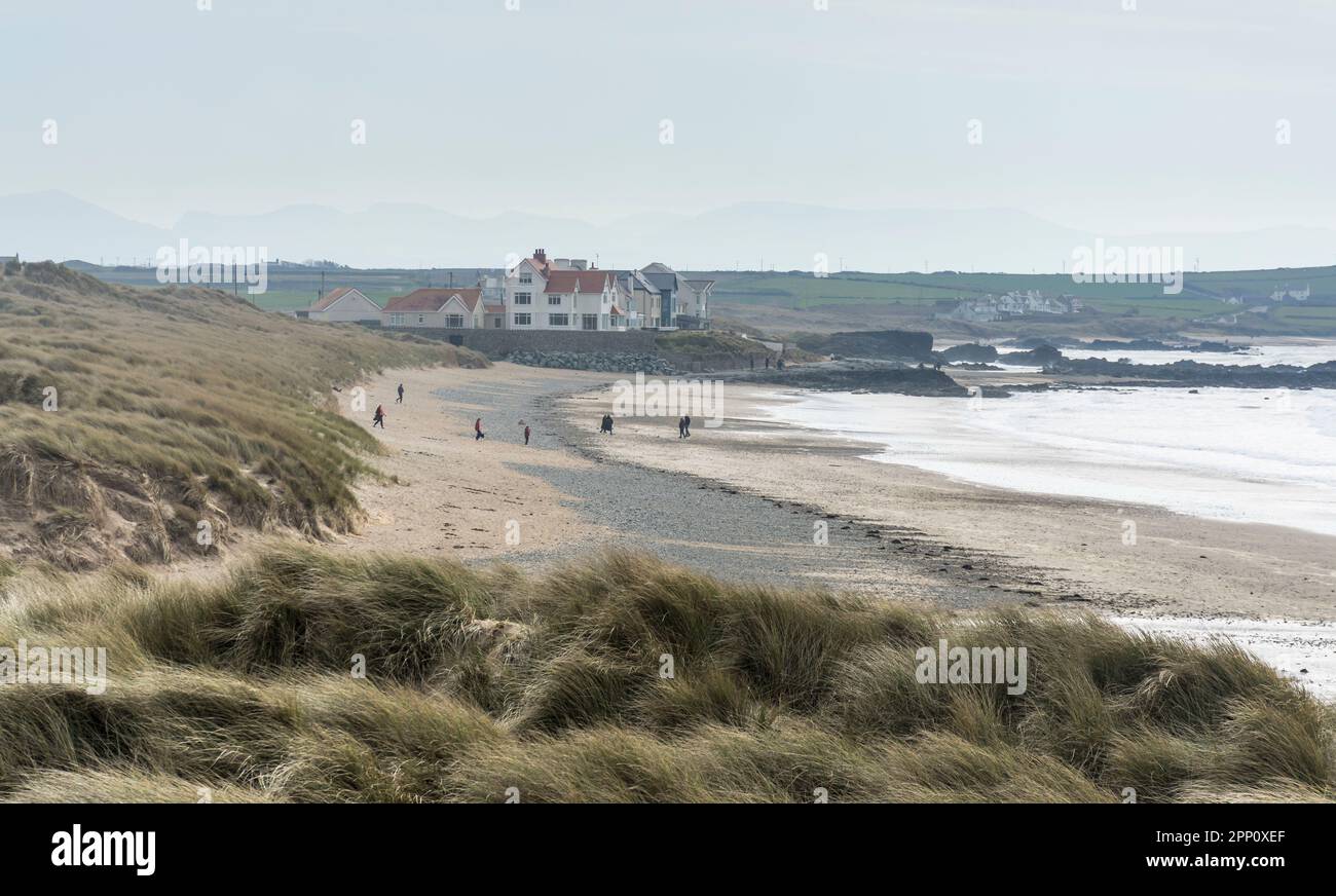 View of Traeth Llydan beach, Rhosneigr, Anglesey, North Wales, UK ...
