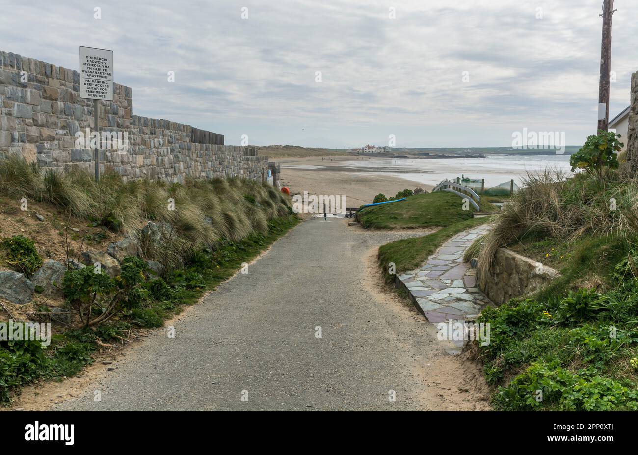 Traeth llydan beach wales hi-res stock photography and images - Alamy