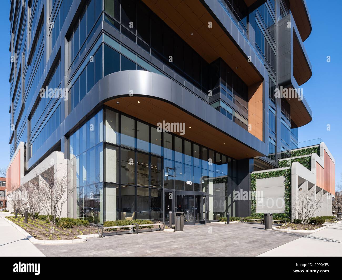 West Loop Living 400 N Aberdeen Stock Photo - Alamy