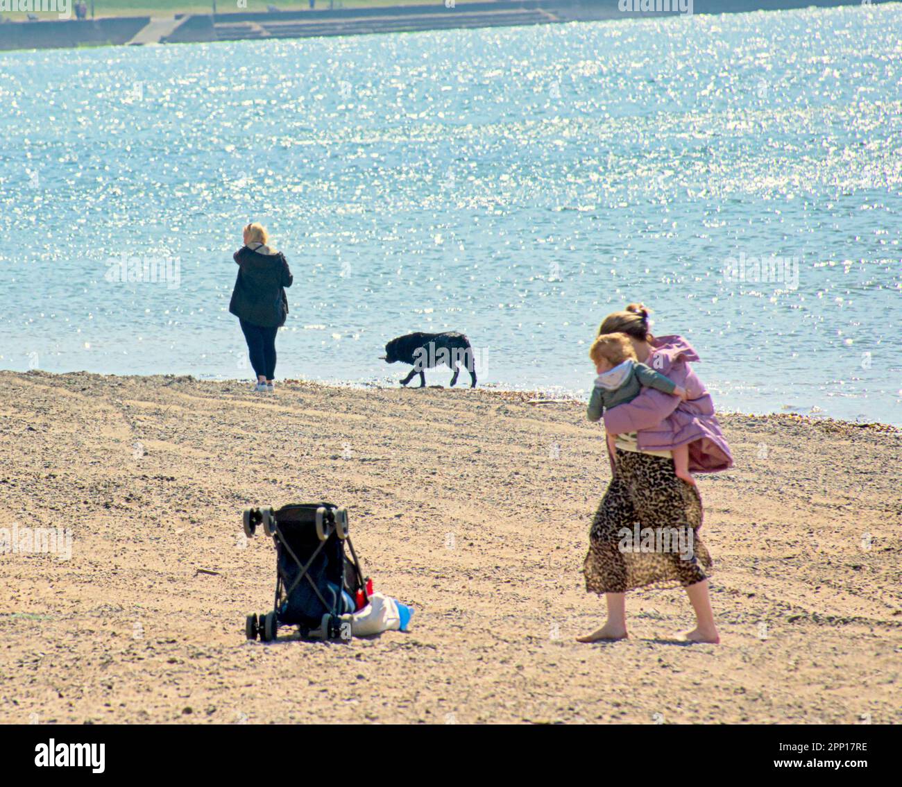 Prestwick, Scotland, UK 21st April, 2023. UK Weather: Sunny weather in ...