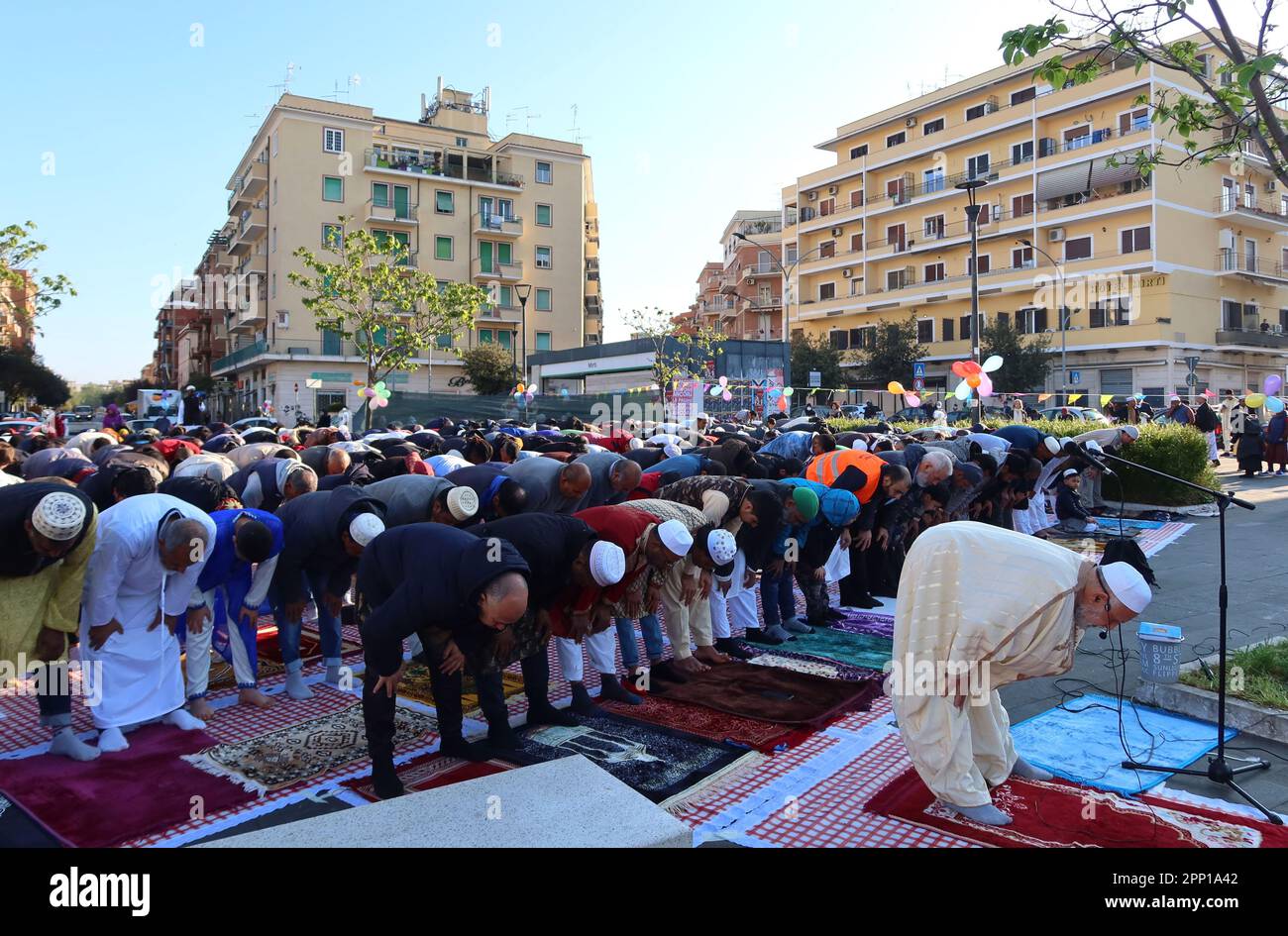 Italy rome muslims ramadan eid al fitr prayer fasting month hi-res ...