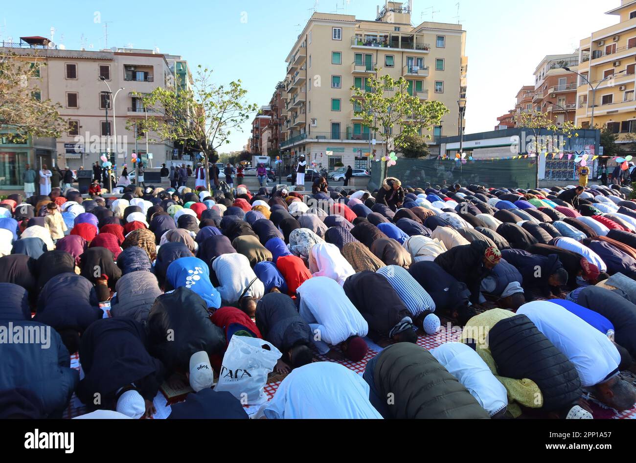 Italy rome muslims ramadan eid al fitr prayer fasting month hi-res ...
