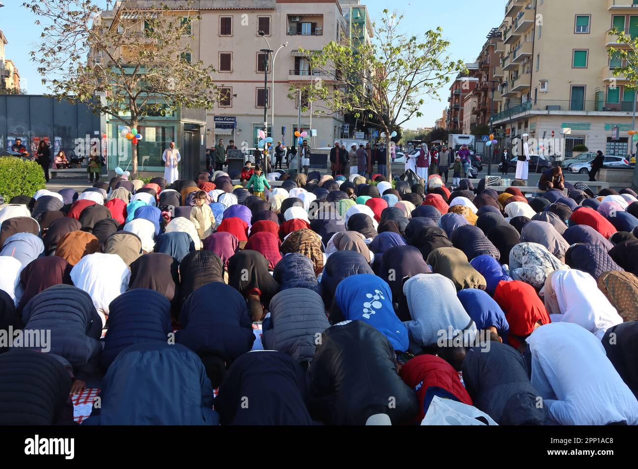 Italy rome muslims ramadan eid al fitr prayer fasting month hi-res ...