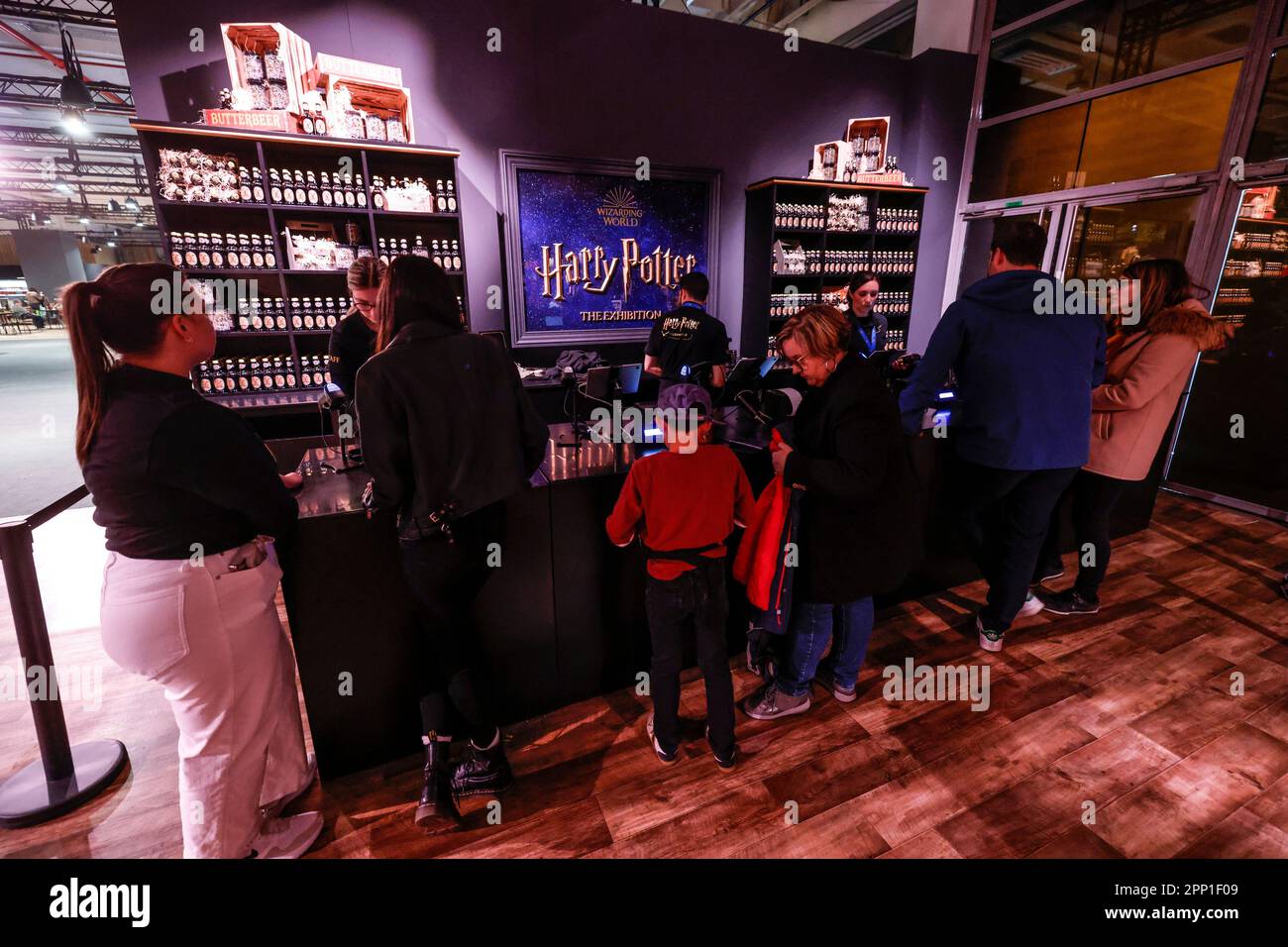 J k rowling harry store hi-res stock photography and images - Alamy