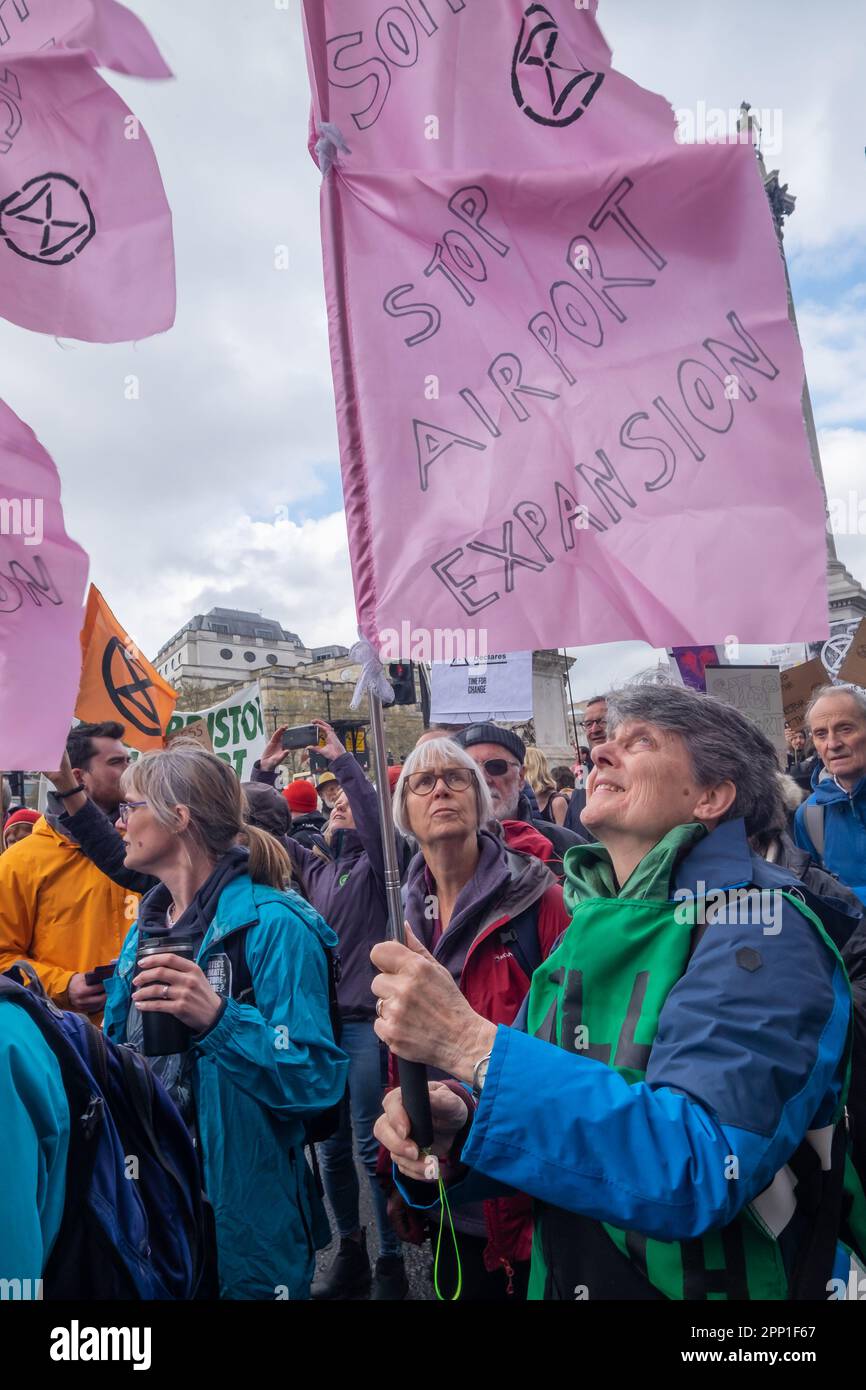 End airport expansion hi-res stock photography and images - Alamy