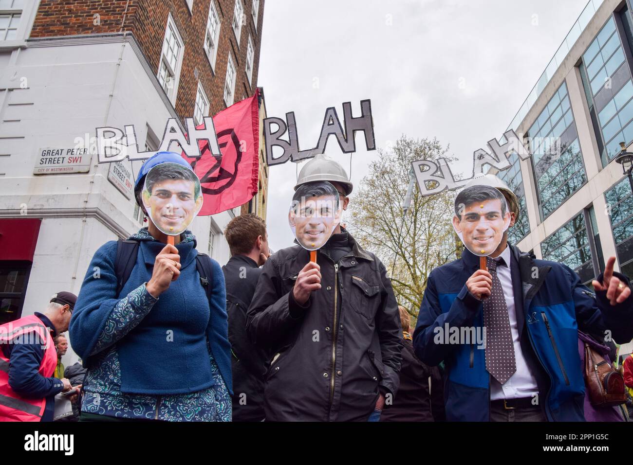London, UK. 21st April 2023. Protesters stand outside Defra as ...