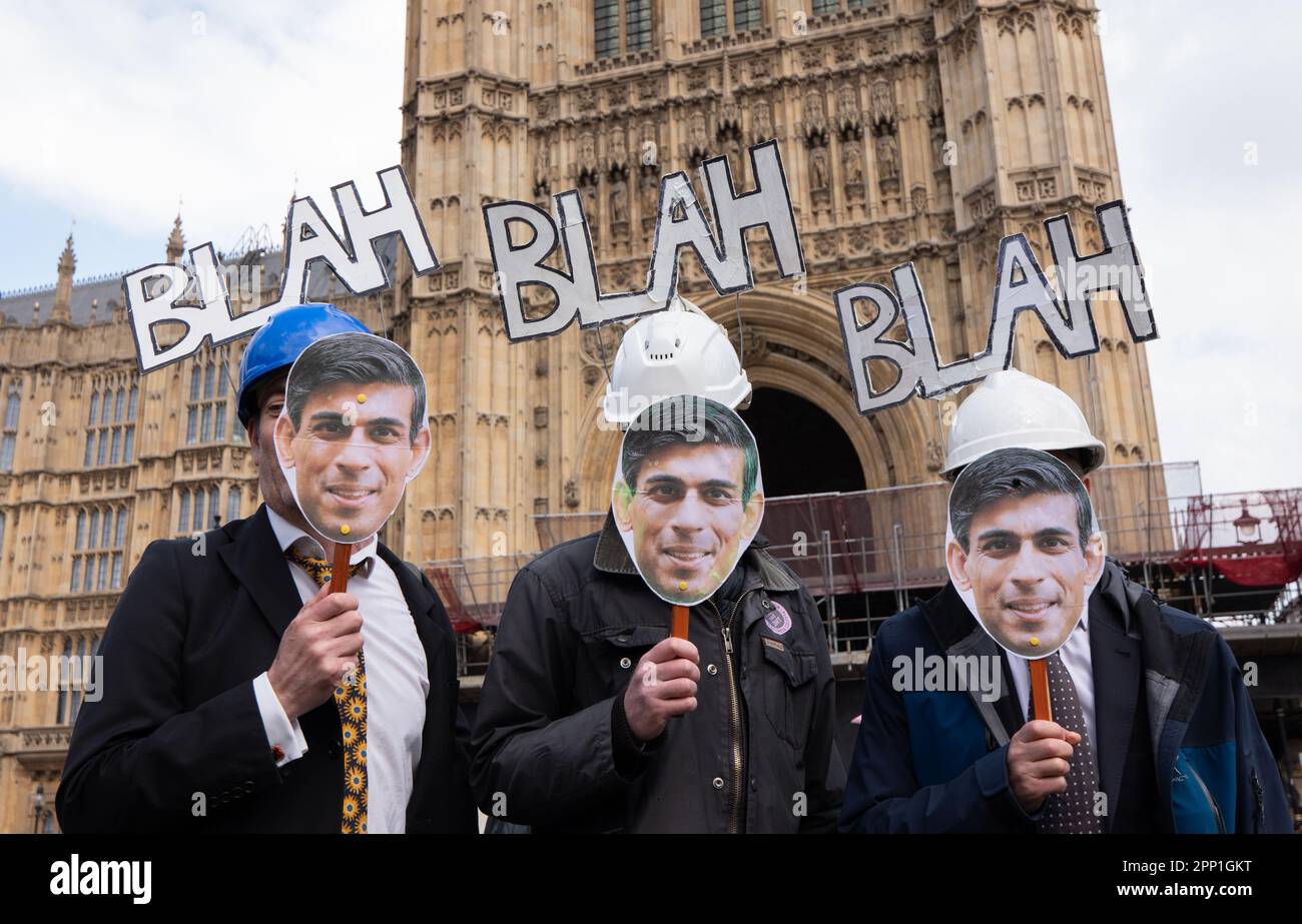 Protesters with rishi sunk mask hi-res stock photography and images - Alamy
