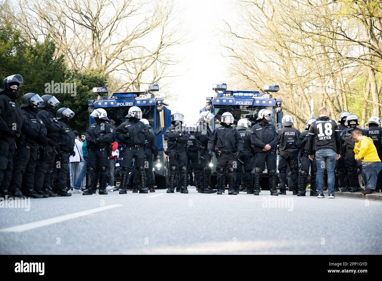 Hamburg, Germany. 21st Apr, 2023. Soccer: 2nd Bundesliga, Hamburger SV ...