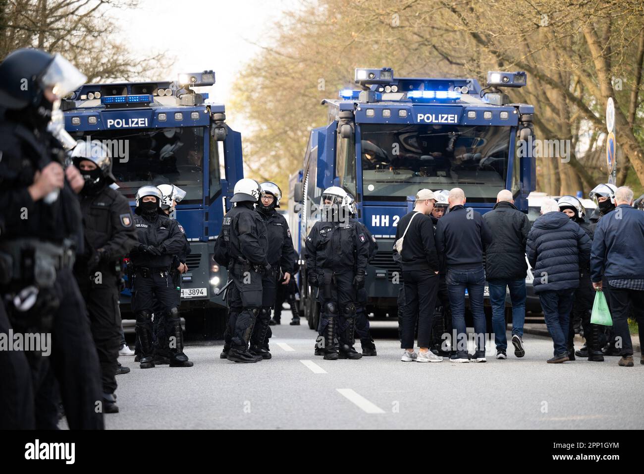 Hamburg, Germany. 21st Apr, 2023. Soccer: 2nd Bundesliga, Hamburger SV ...