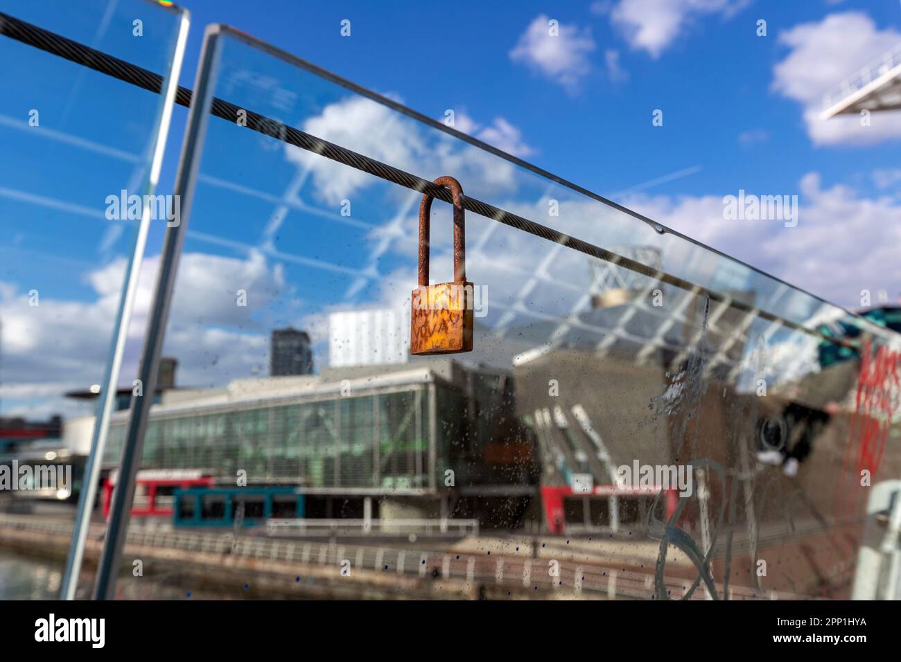 Salford Quays lift bridge, MediaCityUK, Salford Quays, Manchester Ship ...