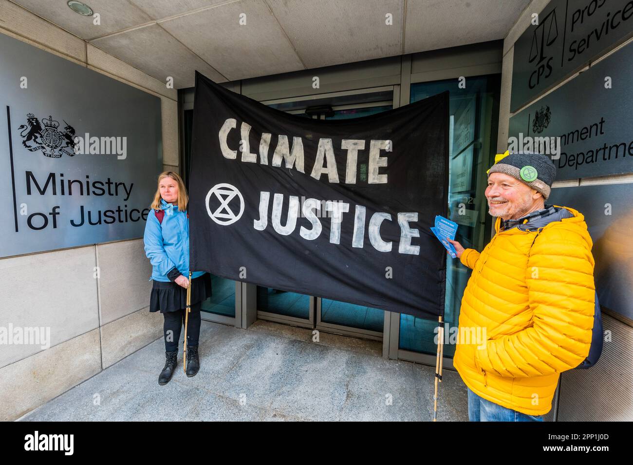 London, UK. 21st Apr, 2023. Picket lines outside key government ...