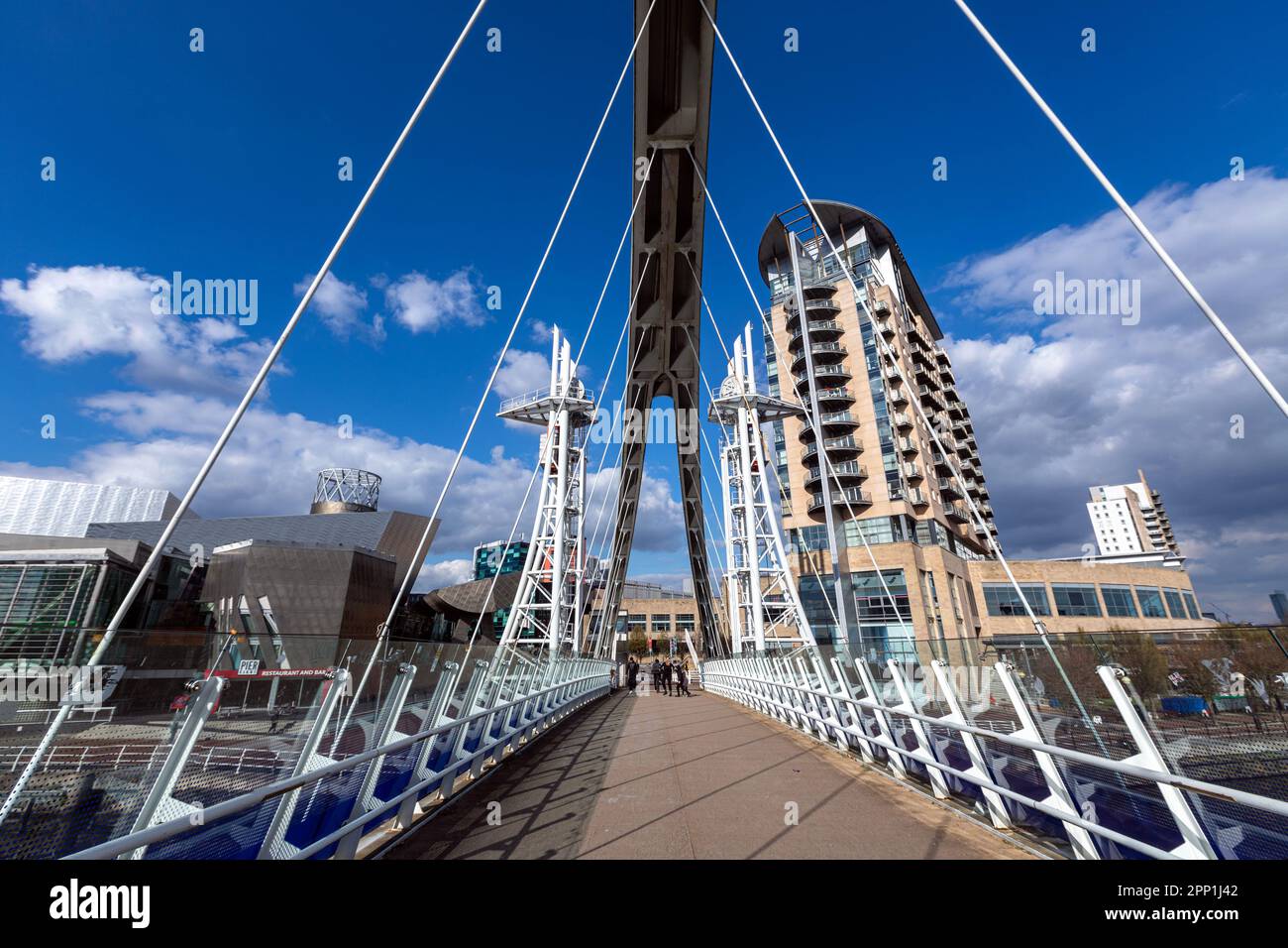 Salford Quays lift bridge, MediaCityUK, Salford Quays, Manchester Ship ...