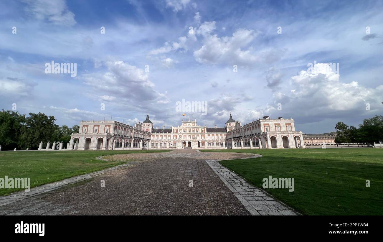 Exterior of the royal palace of Aranjuez Stock Photo - Alamy