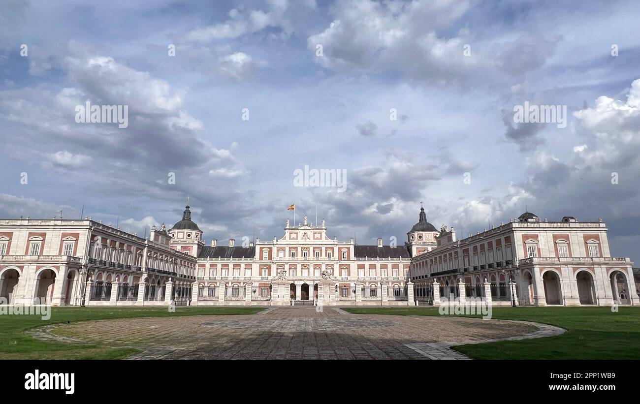 Exterior of the royal palace of Aranjuez Stock Photo - Alamy