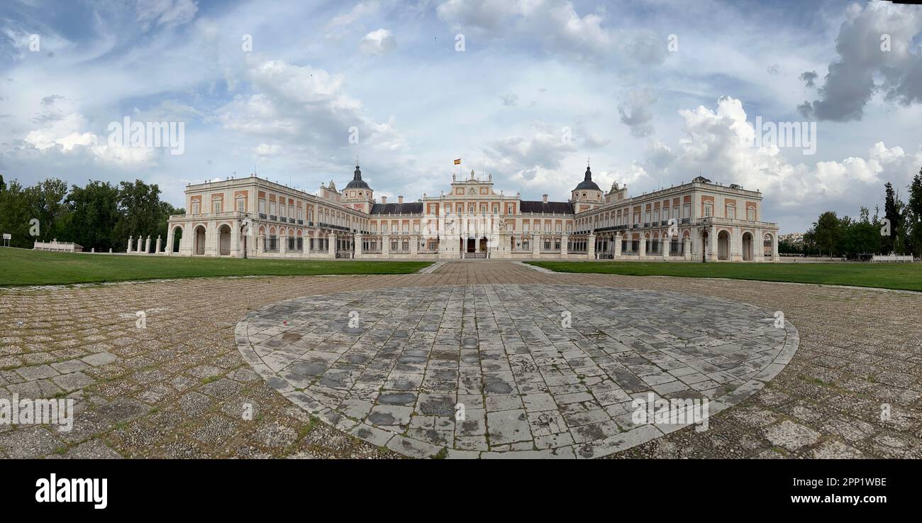 Exterior of the royal palace of Aranjuez Stock Photo - Alamy