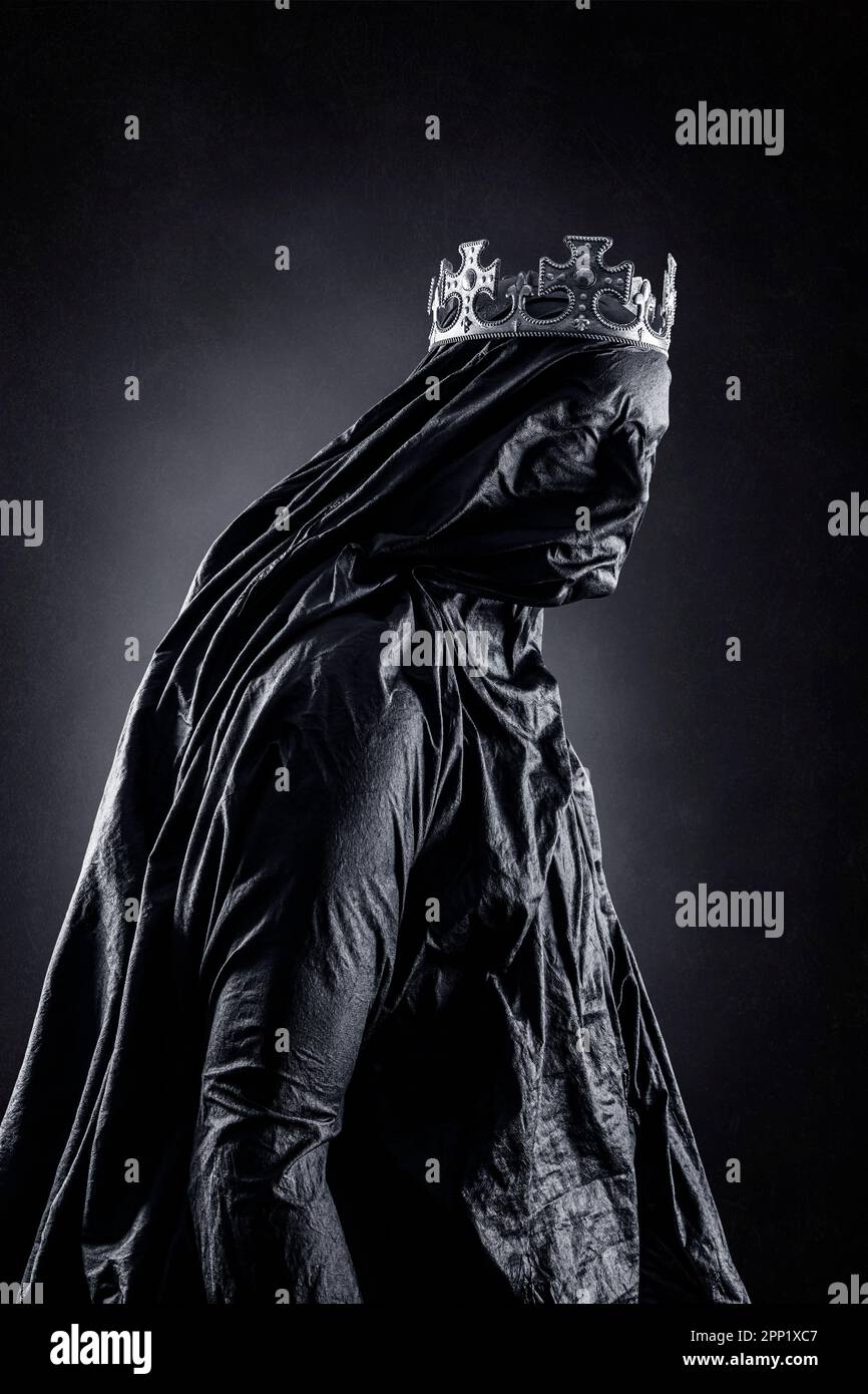 Ghost of a queen or king over dark misty background Stock Photo - Alamy