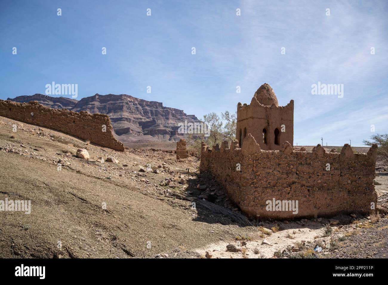 Fortified village in the Draa Valley Stock Photo - Alamy