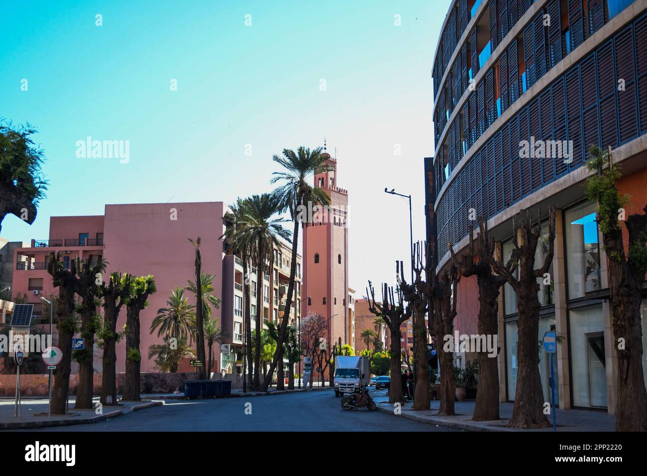 Gueliz plaza hi-res stock photography and images - Alamy