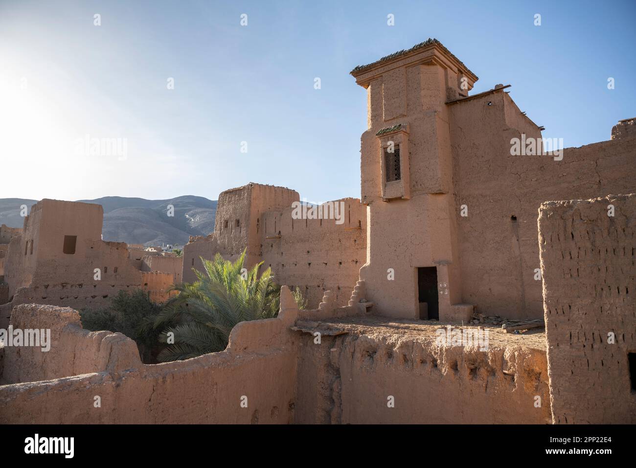 Ruined buildings of the kasbah of Ouled Otmane Stock Photo - Alamy