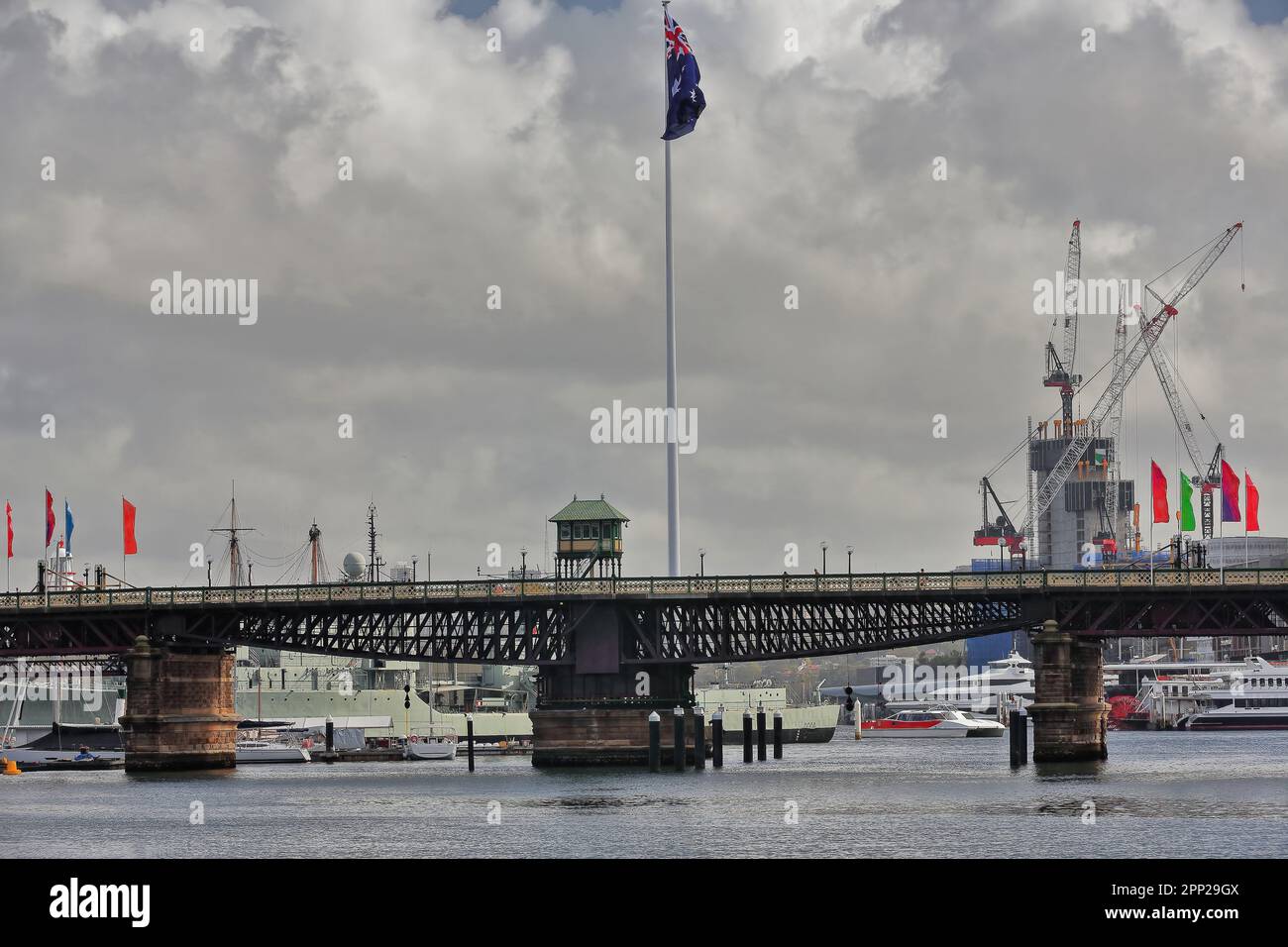 602 The cyclist and pedestrian Pyrmont Bridge across Cockle Bay in ...