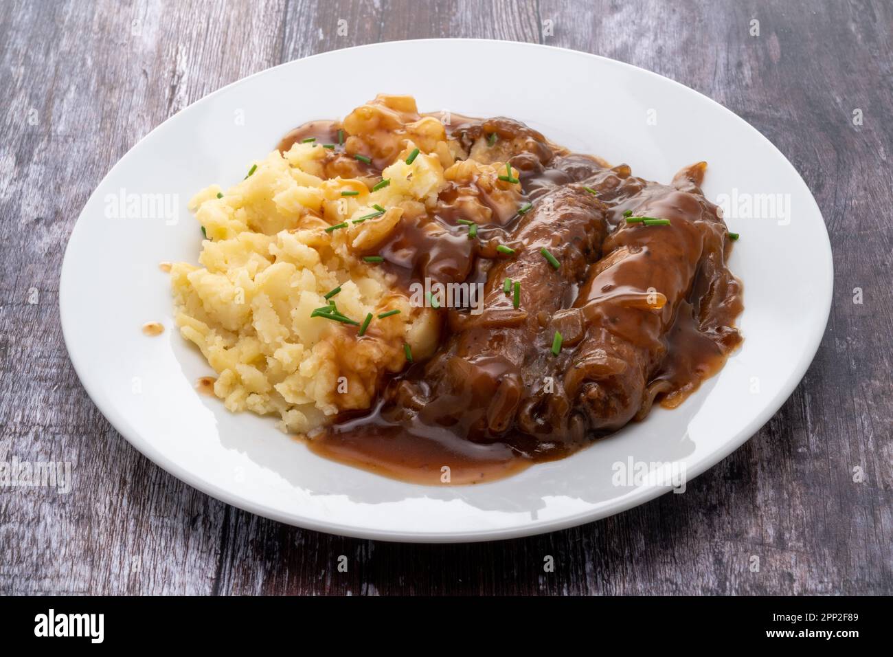 Bangers and mash dinner Stock Photo - Alamy