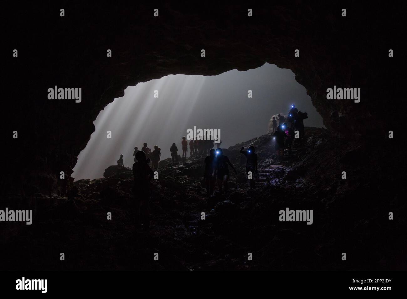 People caving hi-res stock photography and images - Alamy