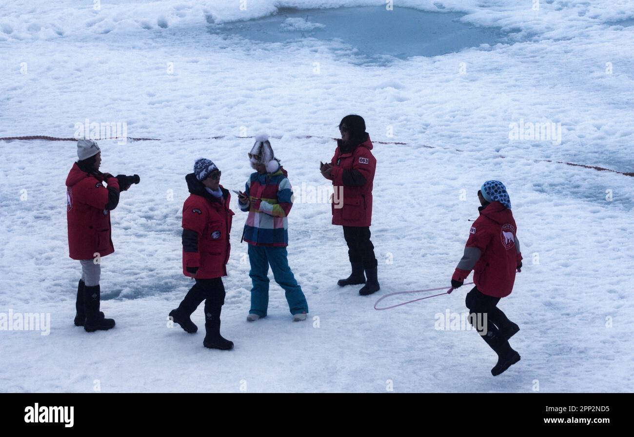 Two meter thick ice hi-res stock photography and images - Alamy