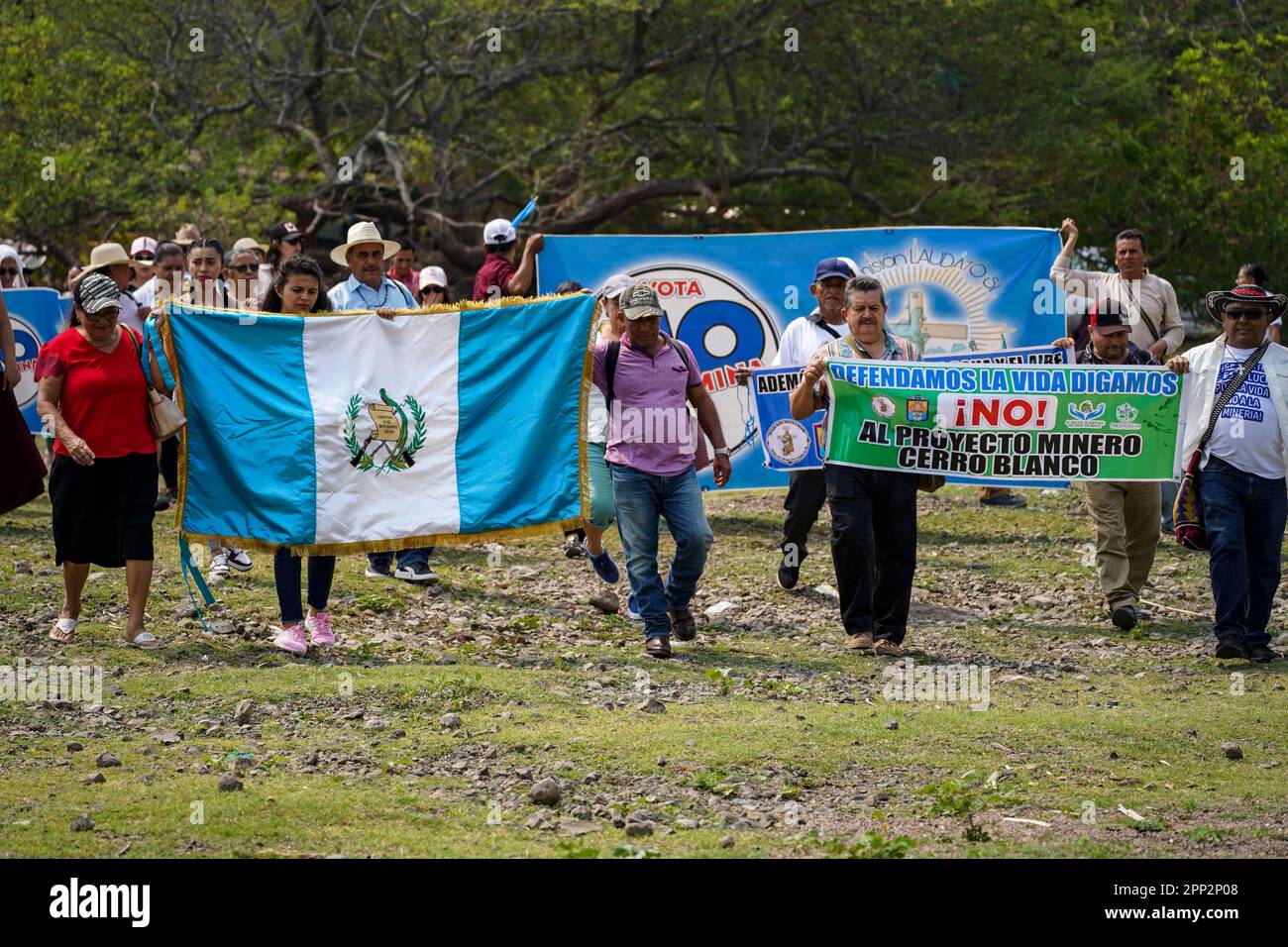 21 April 2023, El Salvador, Güija: Environmental activists from El ...