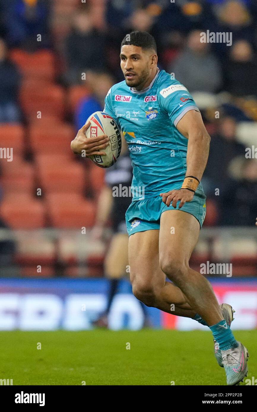 Nene Macdonald #4 of Leeds Rhinos during the Betfred Super League Round ...