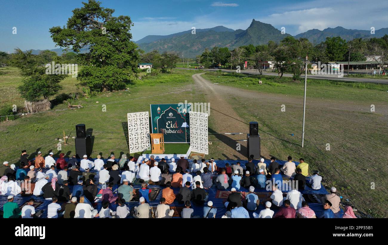 Brooke’s Point, Philippines. 22nd April, 2023. Hundreds of Muslim ...