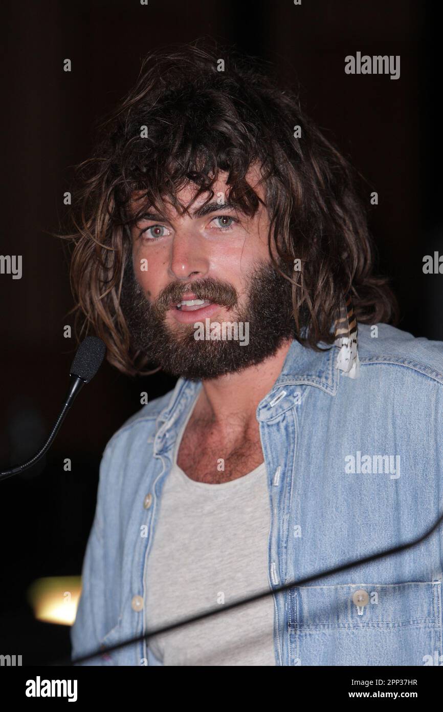 Angus Stone The 2010 Australian Recording Industry 'ARIA' Awards held ...