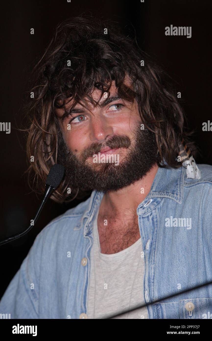 Angus Stone The 2010 Australian Recording Industry 'ARIA' Awards held ...