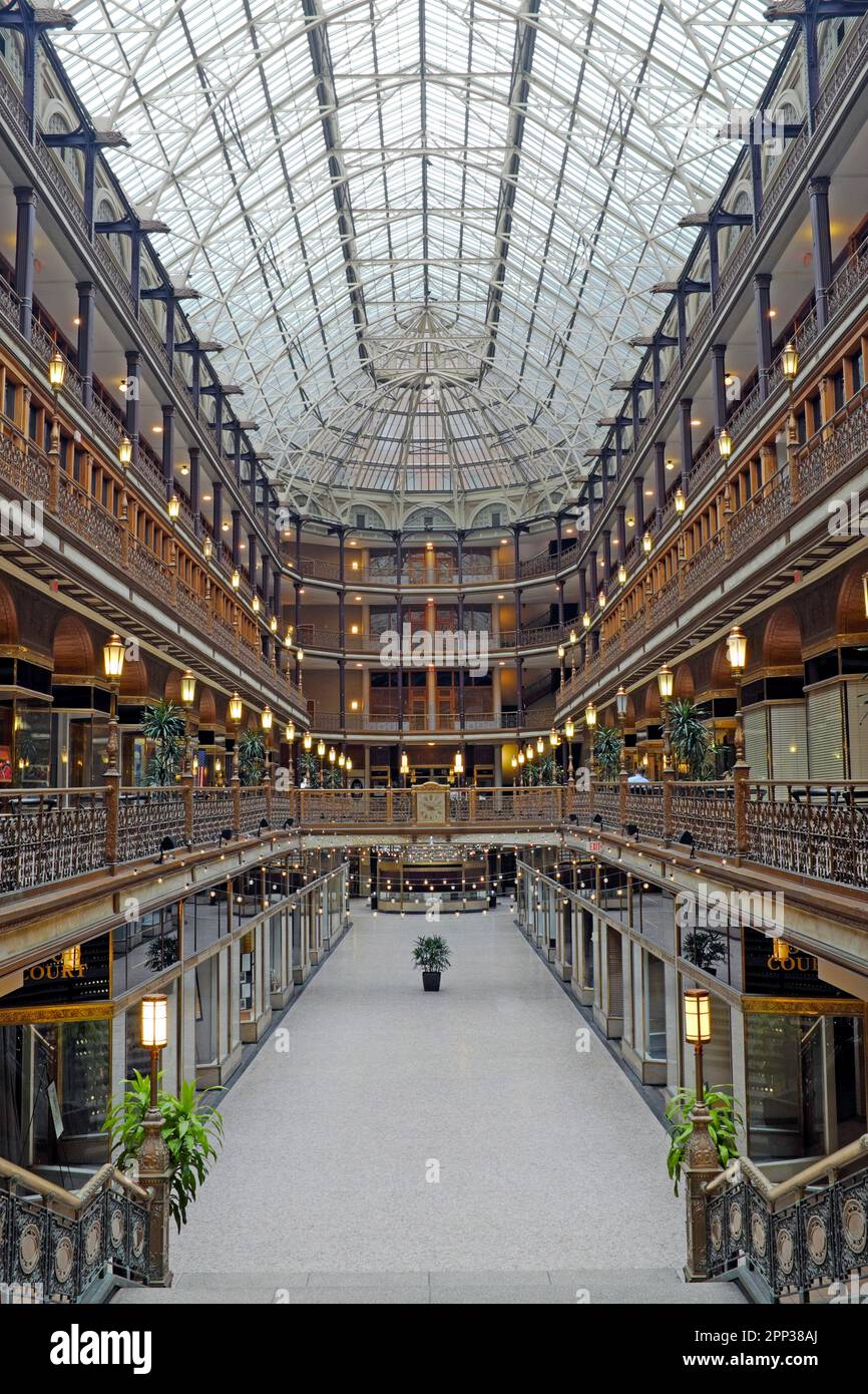 Cleveland arcade 2023 vertical hi-res stock photography and images - Alamy