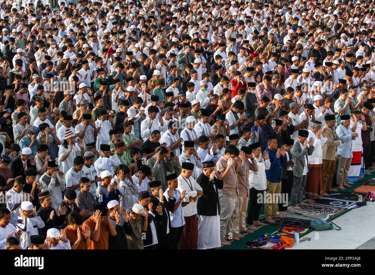 Bandung, West Java, Indonesia. 22nd Apr, 2023. Indonesian Muslims ...