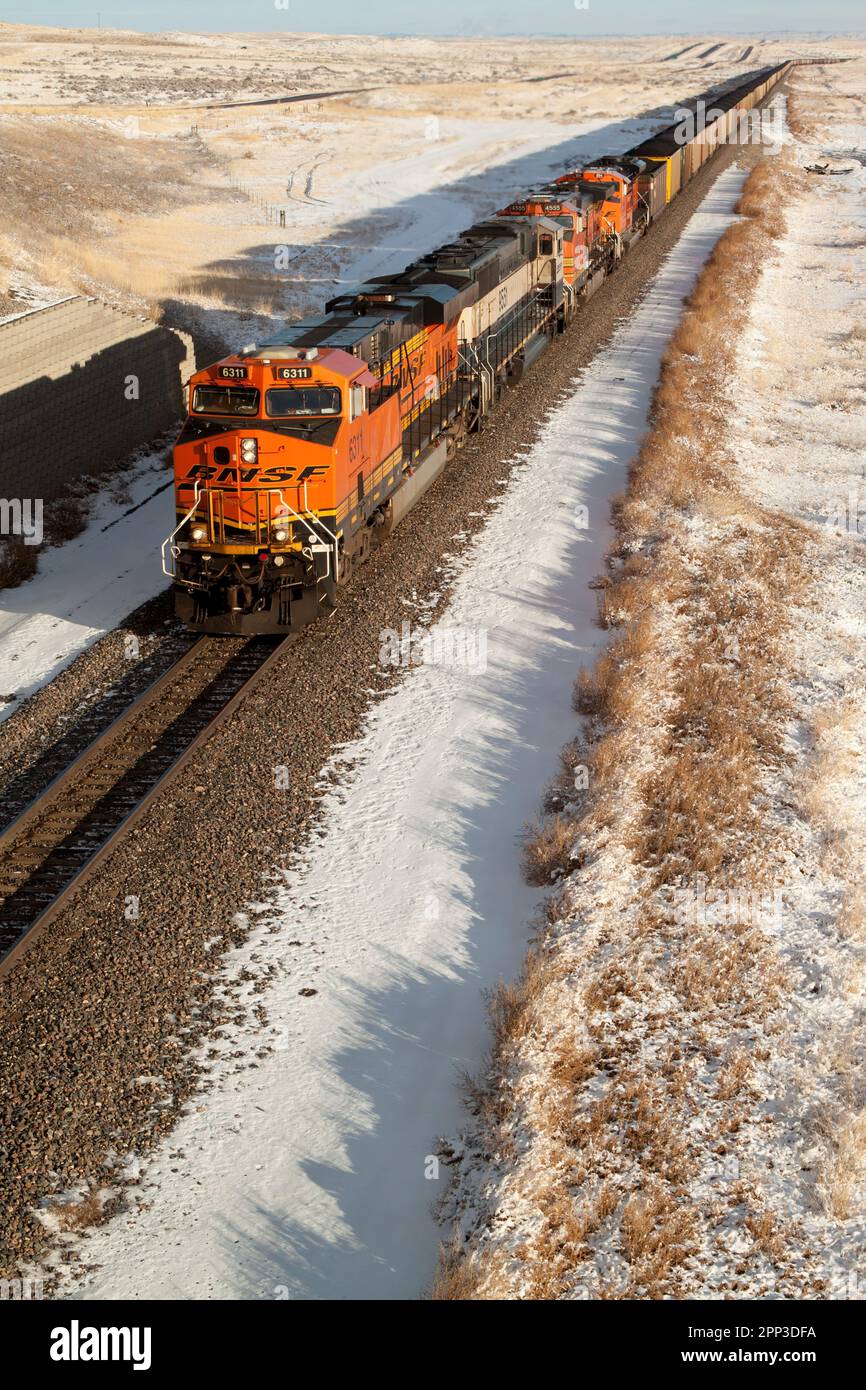 Long coal train on the southeastern Montana prairie in winter Stock Photo - Alamy