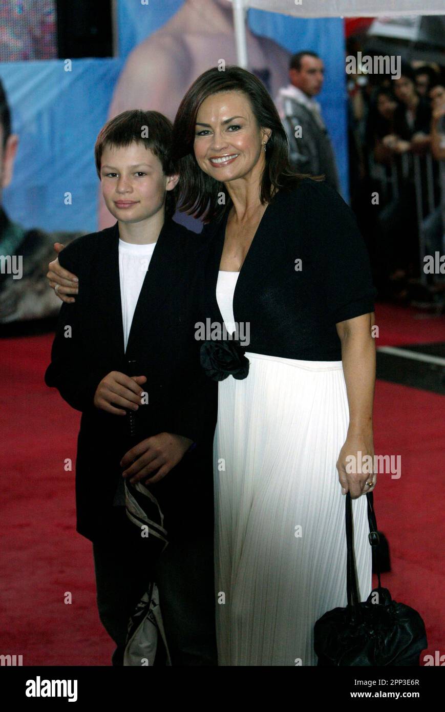 Lisa Wilkinson arriving at the Australian premiere of Golden Compass at ...
