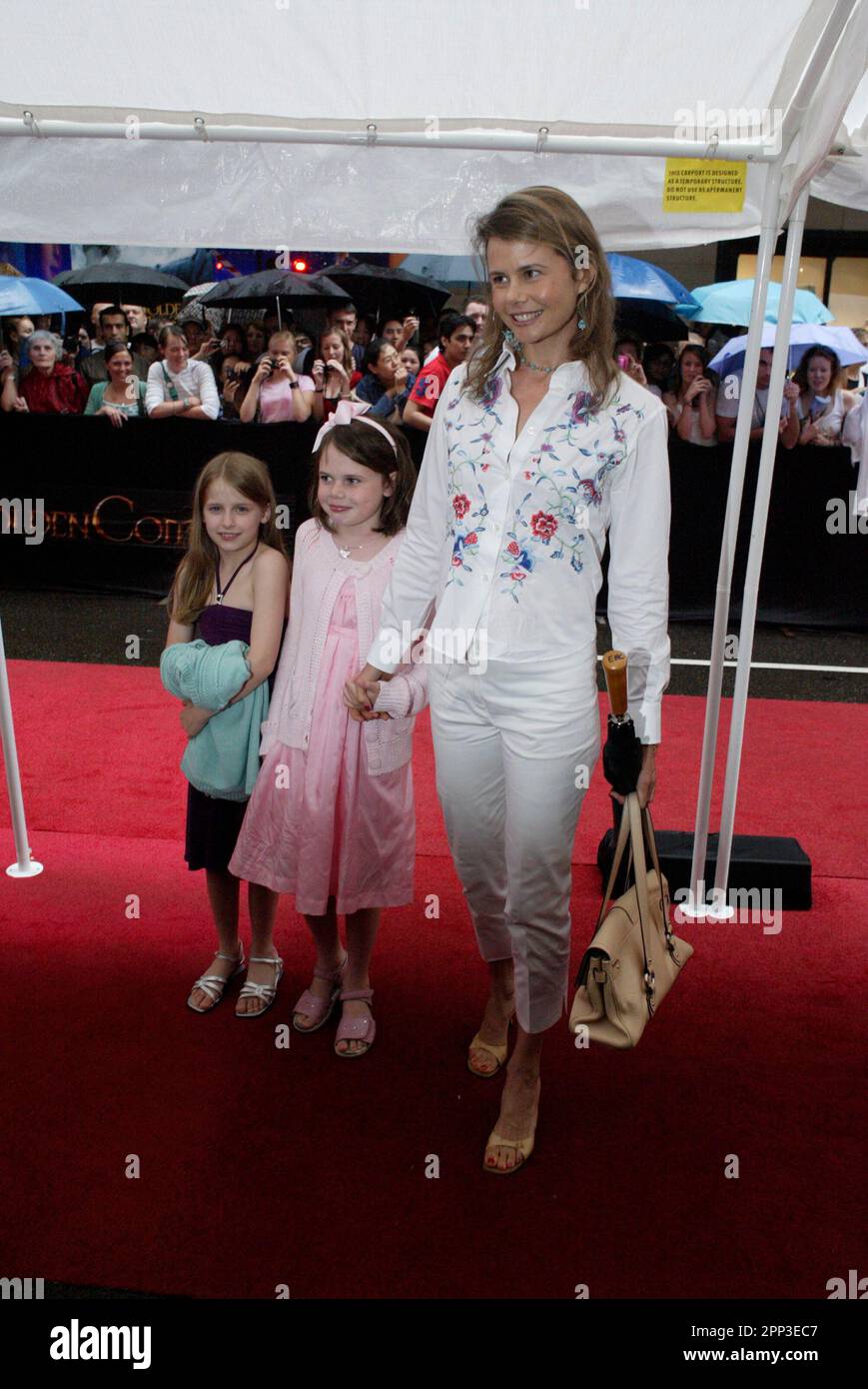 Antonia Kidman arriving at the Australian premiere of Golden Compass at ...