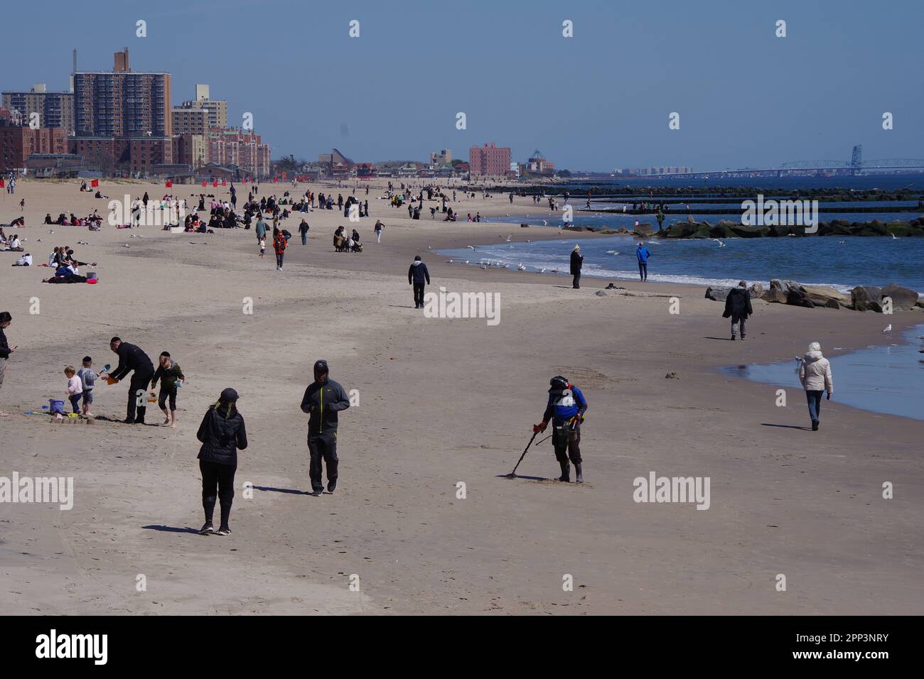 Sieve plastic metal detector hi-res stock photography and images - Alamy
