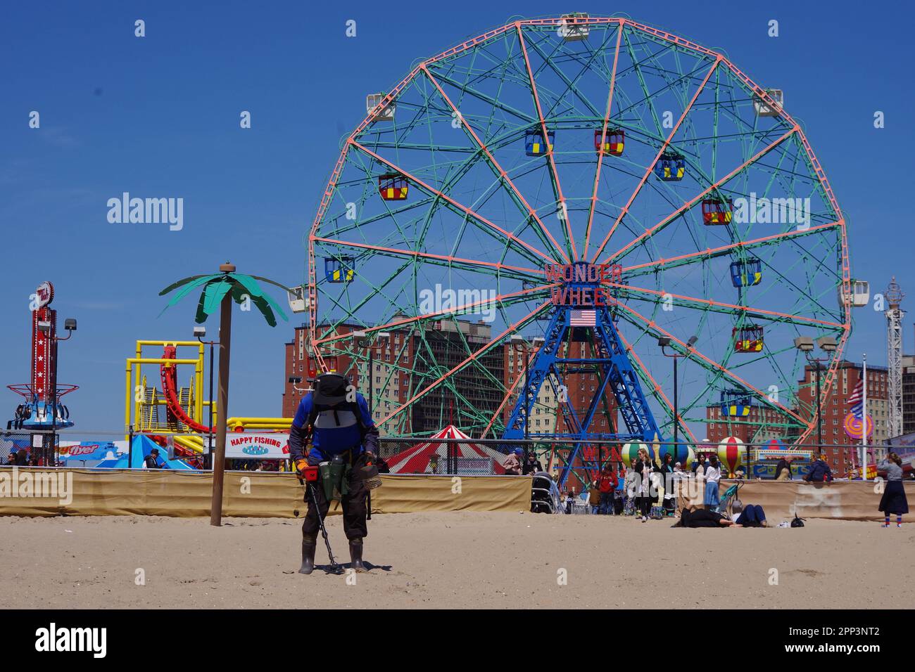 Sieve plastic metal detector hi-res stock photography and images - Alamy