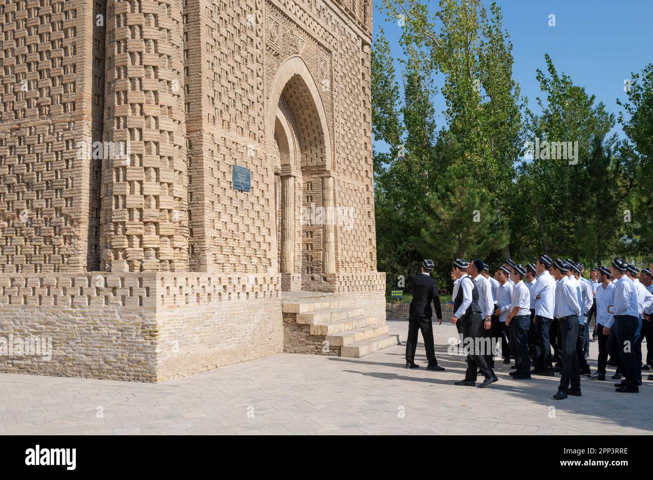 BUKHARA, UZBEKISTAN - SEPTEMBER 09, 2022: A group of Uzbek students on ...