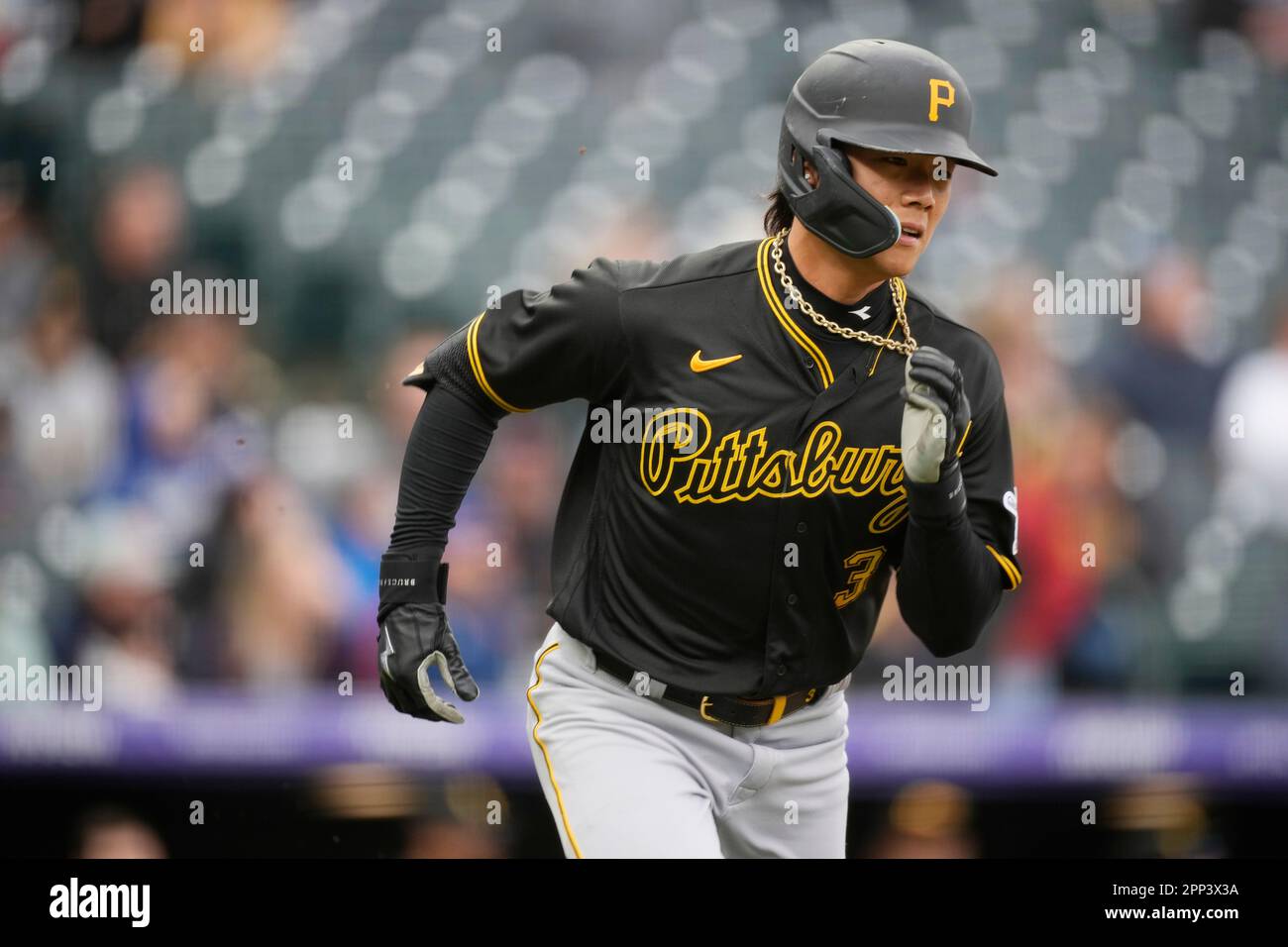 Pittsburgh Pirates second baseman Ji Hwan Bae (3) in the seventh inning ...