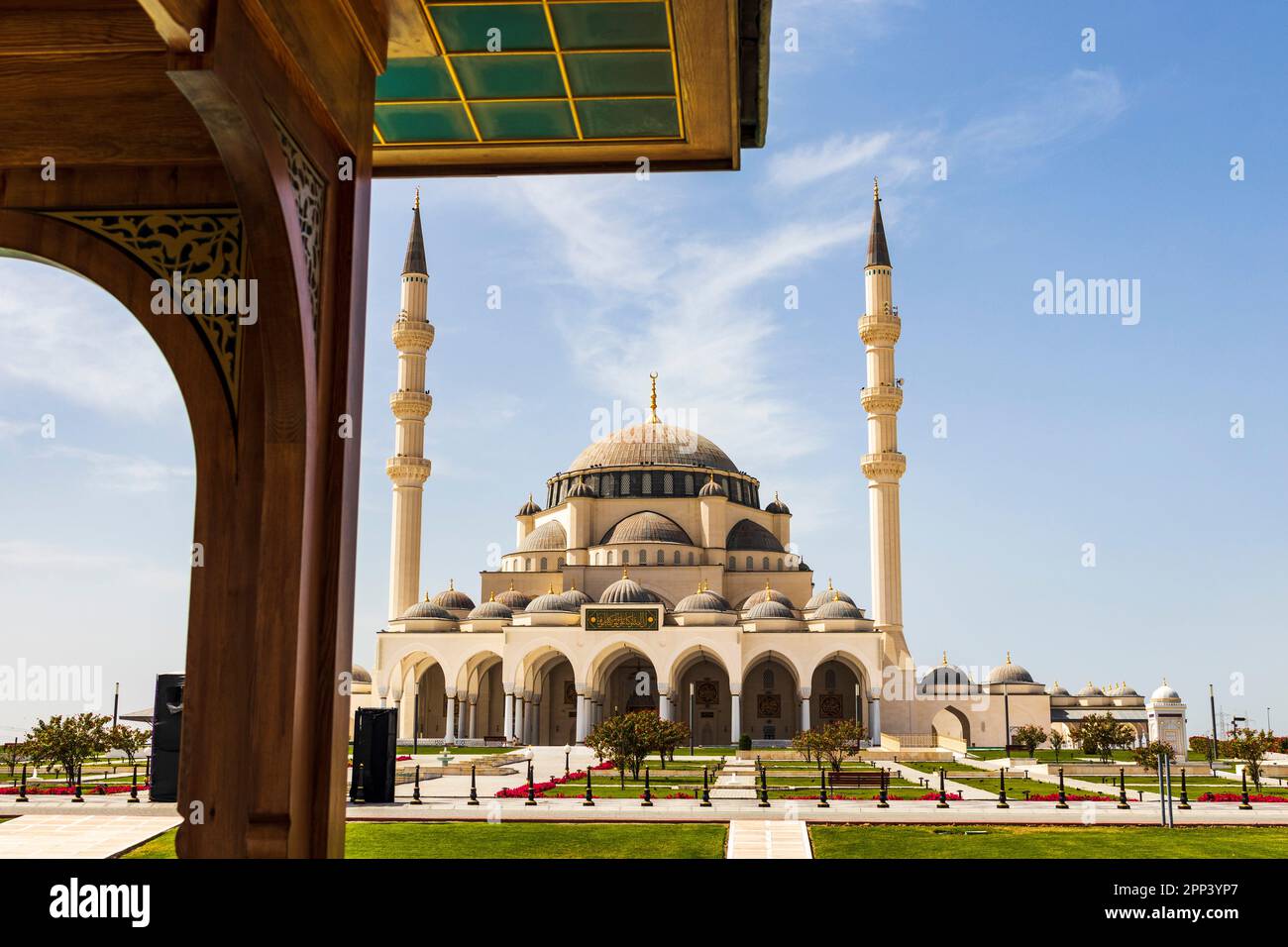 Sharjah, UAE - Shot of the largest Sharjah mosque Stock Photo - Alamy