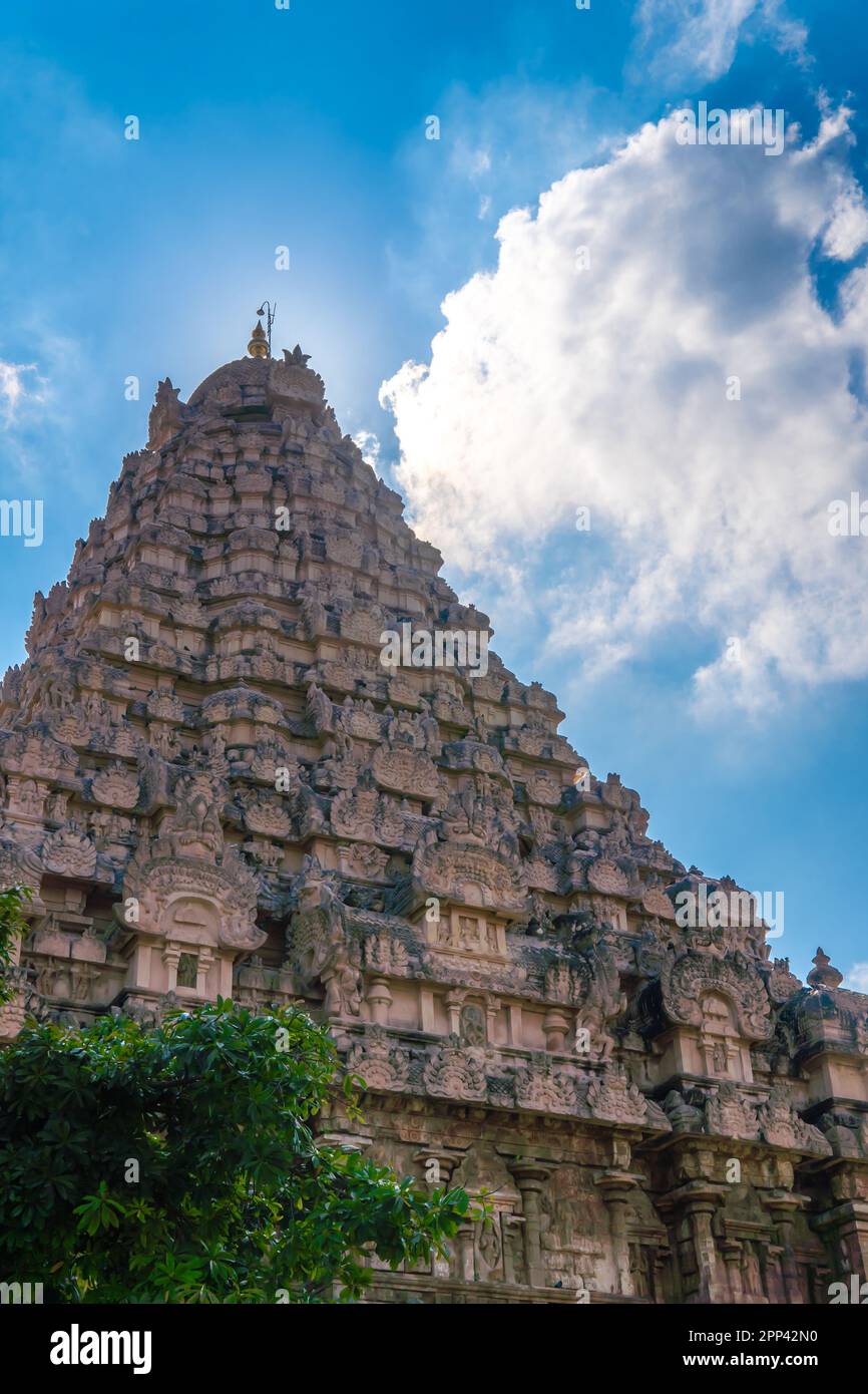 Temples shiva lingam hi-res stock photography and images - Alamy