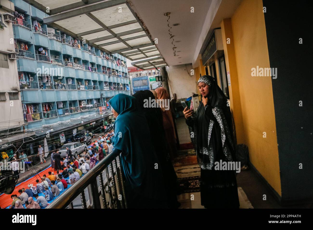 Muslim filipino woman hi-res stock photography and images - Alamy