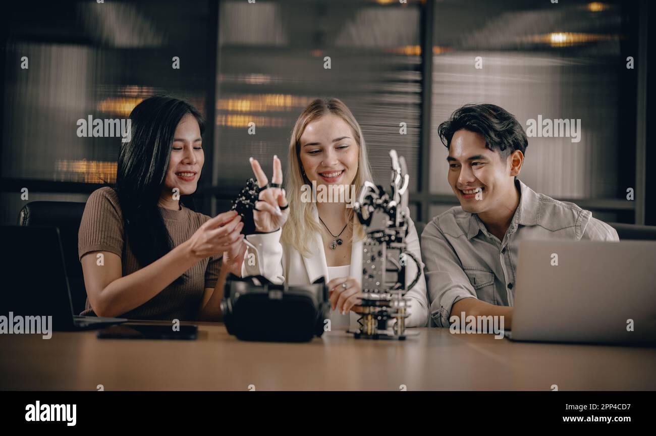 College students join research group to do experiments with educational ...