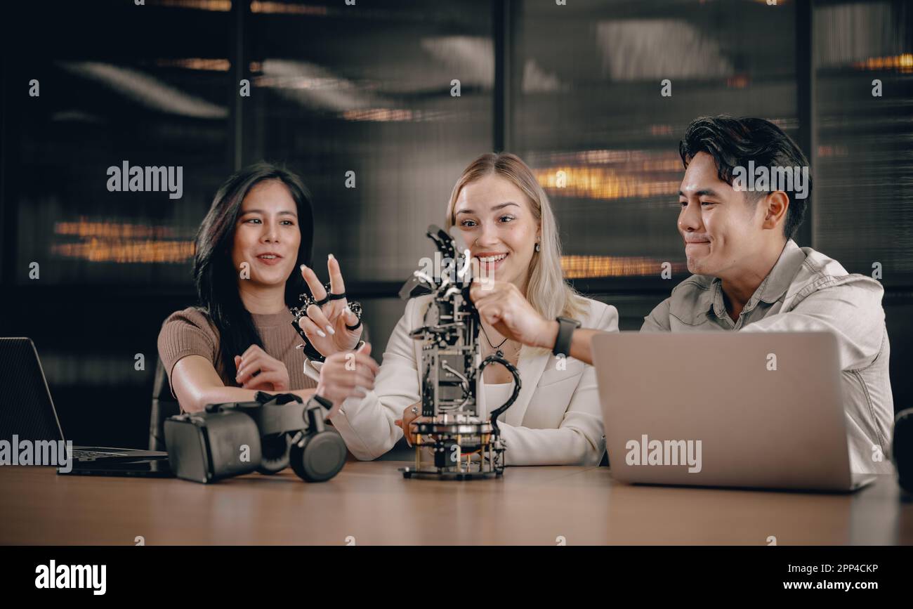 College students join research group to do experiments with educational ...