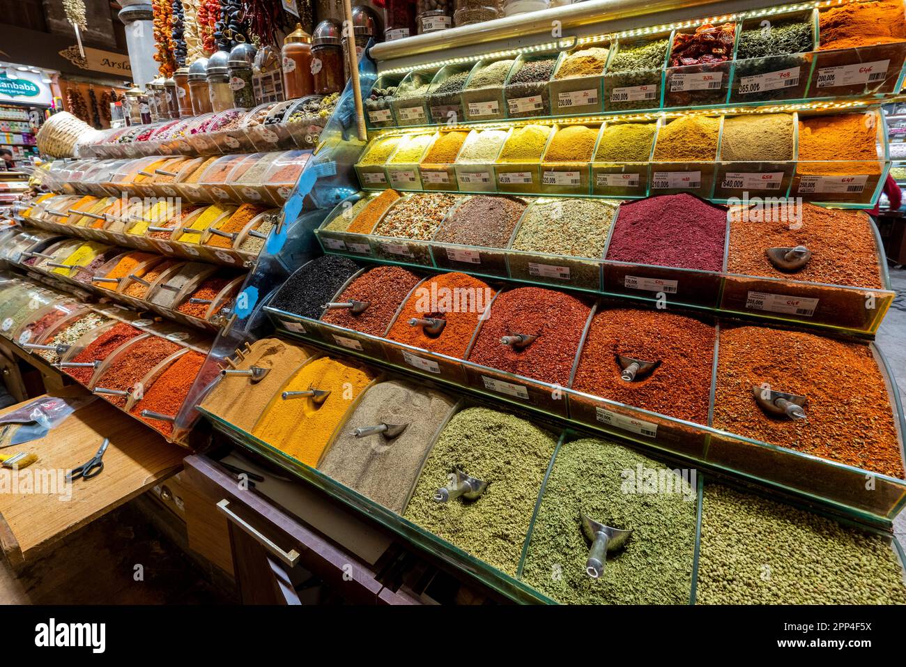 Colorful spices on sale, Spice Bazaar, Istanbul, Turkey Stock Photo - Alamy