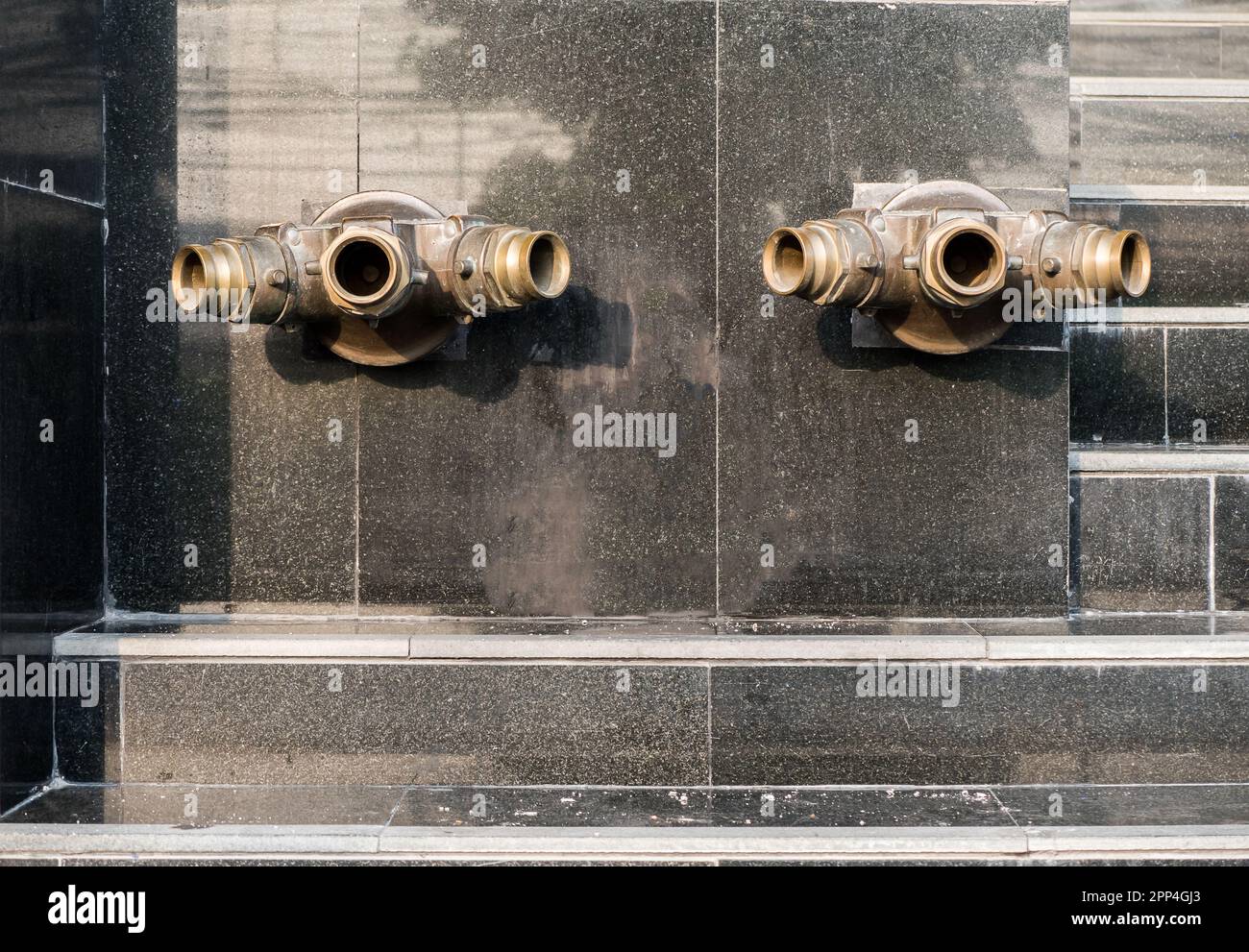 Wall mounted fire hydrant hi-res stock photography and images - Alamy