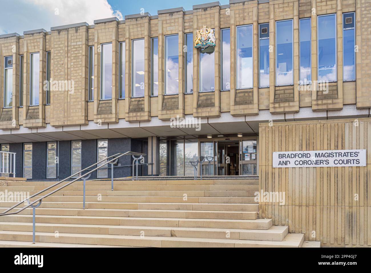 Bradford magistrates and coroners courts hi-res stock photography and ...