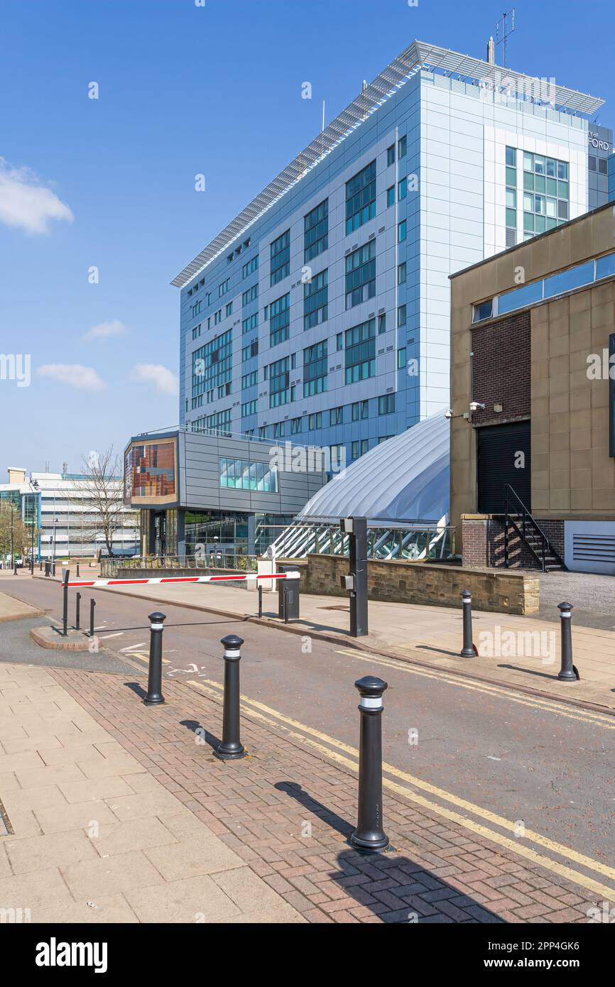 Richmond Building in Bradford University Stock Photo - Alamy